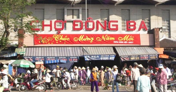 Explore Dong Ba Market: Hue's Cultural Shopping Hub