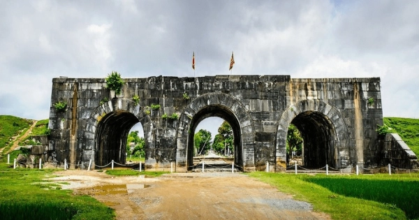 Ho Dynasty Citadel Travel Guide - Thanh Hoa - Central Vietnam - Asia King