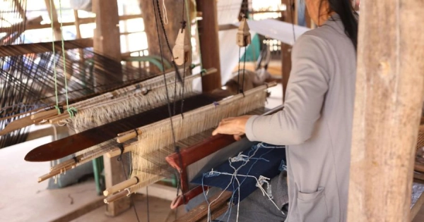 Laos: The Art of Weaving and Traditional Handicrafts